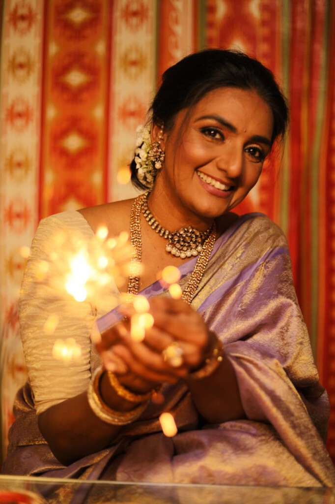 Actress Shanthipriya embraces the Indian festivity in her traditional ...