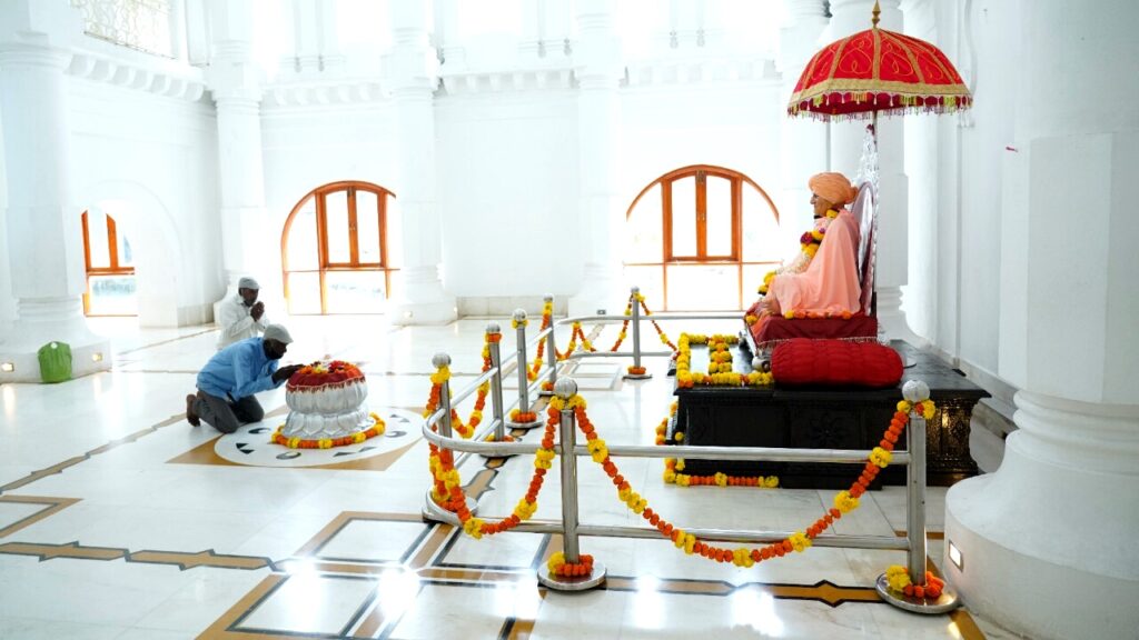 The kaneri Math or Siddhagiri Matha in Kaneri, karvir Taluka is the ...