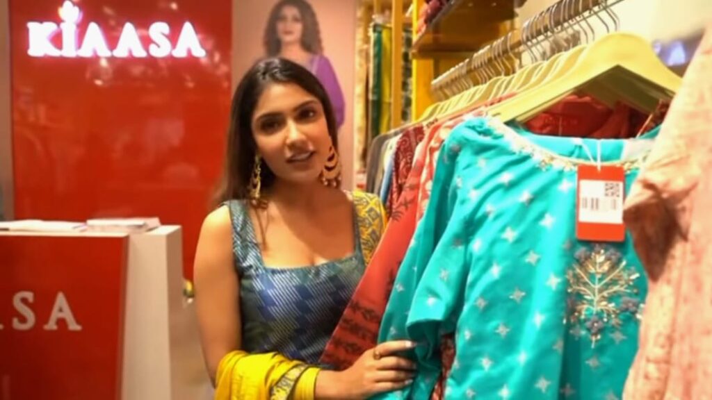 Ishita Raj Sharma inaugurates Kiaasa’s new store at Phoenix Marketcity ...
