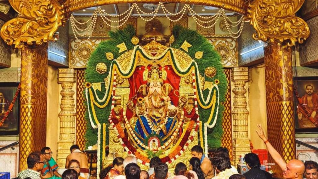 Adorable “Navsacha Suvarna Ganapati” at the 70th Ganeshotsav ...